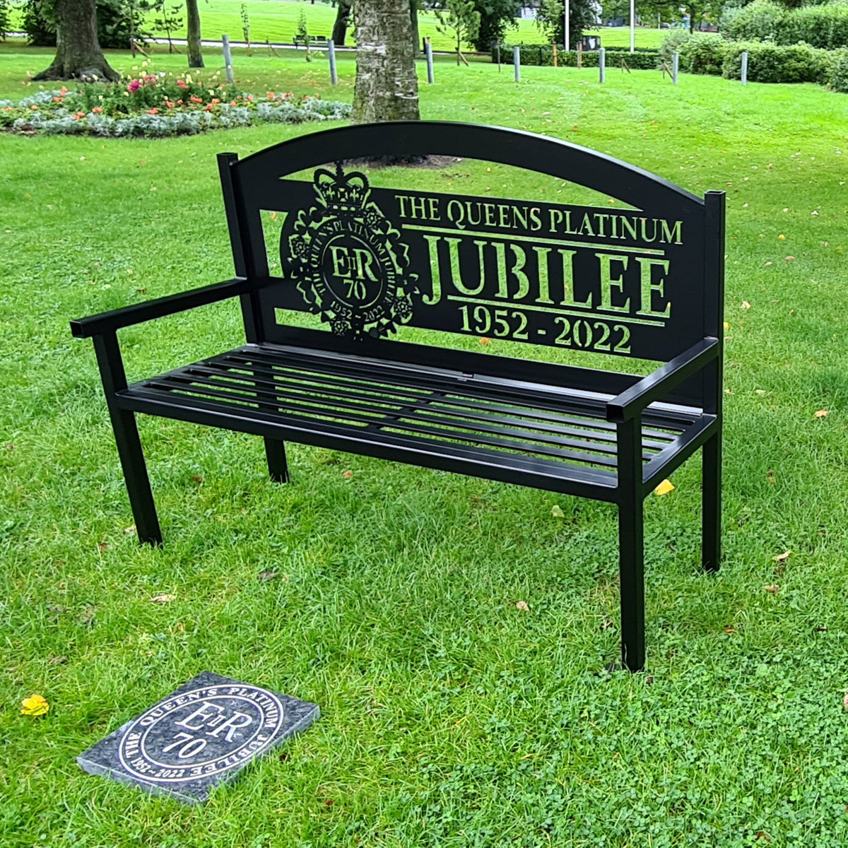 The Queen's Platinum Jubilee Commemorative Bench – Empire Poppy Store